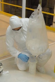 Challenges in single-use approaches to powder transfer