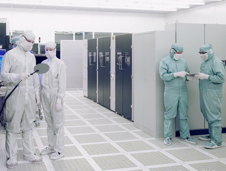 EV Group expands cleanroom in Austria