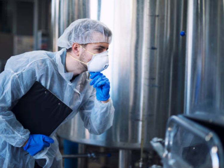 Astro Pak expands cleanrooms for contract precision cleaning